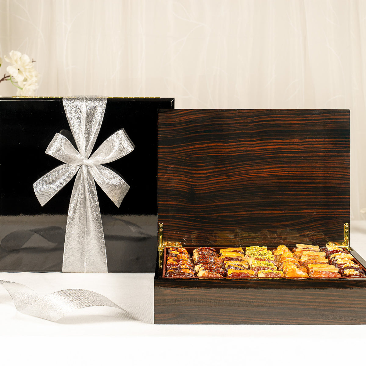 Ebony Luxe Signature Gift Box – Etmar